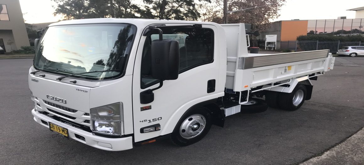 Why You Should Consider Renting A Tipper Truck - Tradiespec